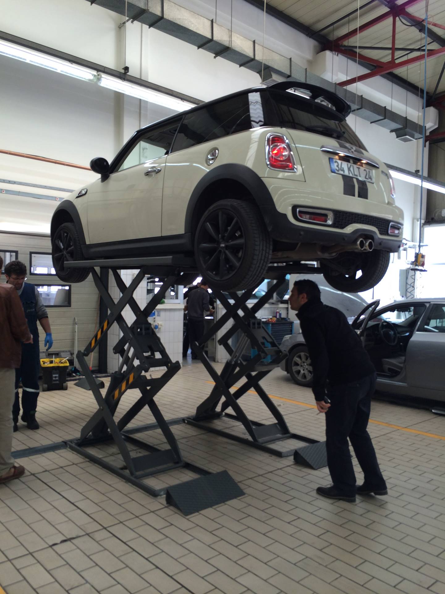 ÇİFT MAKASLI LİFT - PKW